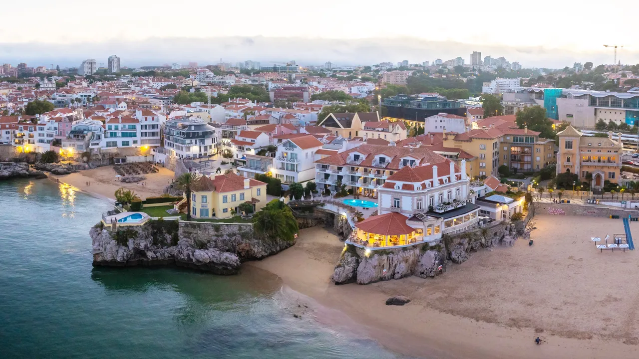 Rooms and Suites - The Albatroz Hotel Boutique hotel with uniquely ...